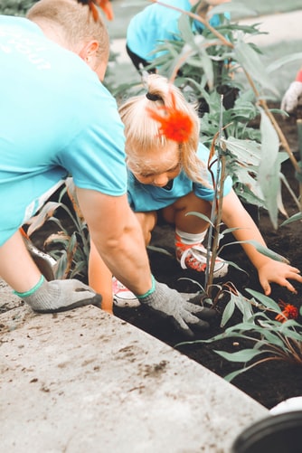 Spring Bucket List: 50+ Fun Things To Do This Spring | MomsWhoSave.com