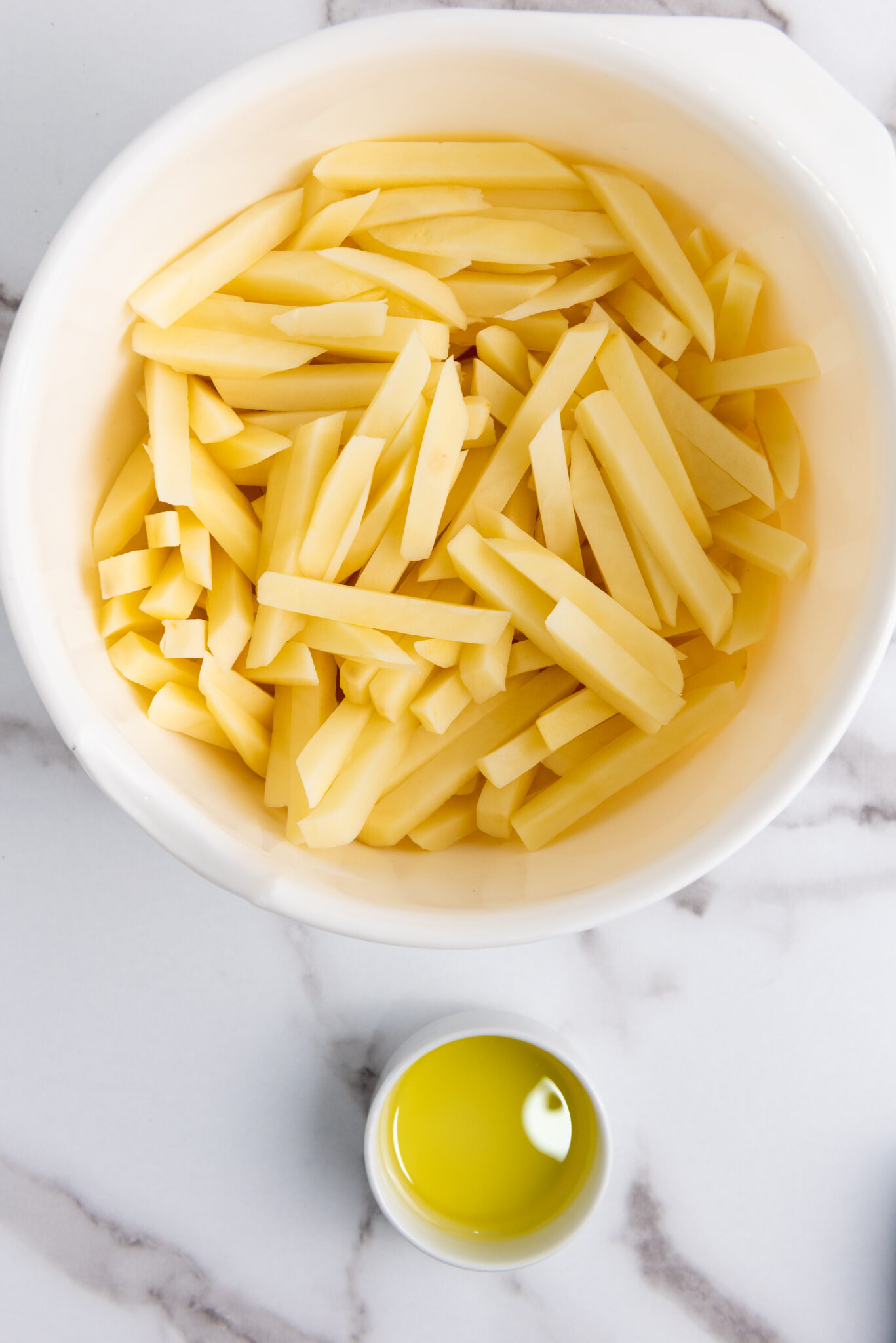 Restaurant-Style Air Fryer Parmesan Truffle Fries Recipe | MomsWhoSave.com